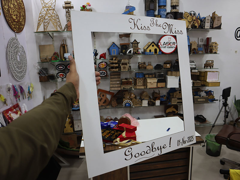 Laser Cut Wooden Photo Booth Selfie Frame Prop | Vectors File