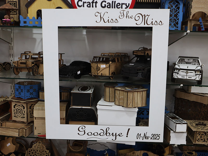 Laser Cut Wooden Photo Booth Selfie Frame Prop | Vectors File