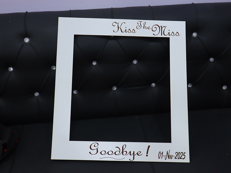 Laser Cut Wooden Photo Booth Selfie Frame Prop | Vectors File